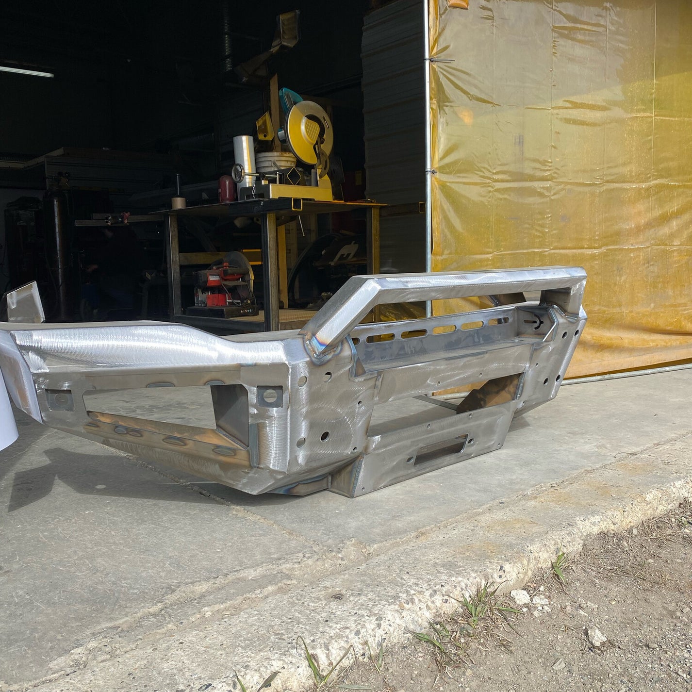 PRERUNNER WINCH BUMPER RAM 2500/3500 2010-2018 – Lucky Customs